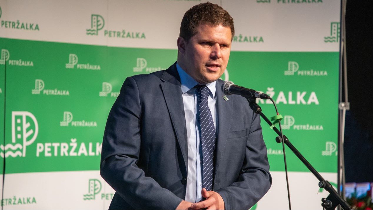 Starosta Petržalky o prerozdeľovaní peňazí pre mestské časti: Magistrát ...