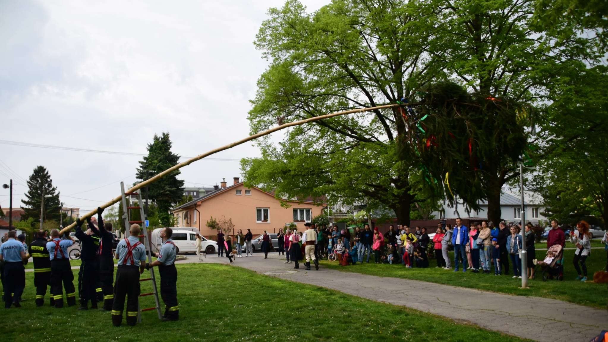 Tip na sviatočný deň: V Ružinove postavia v priebehu pondelka až šesť ...