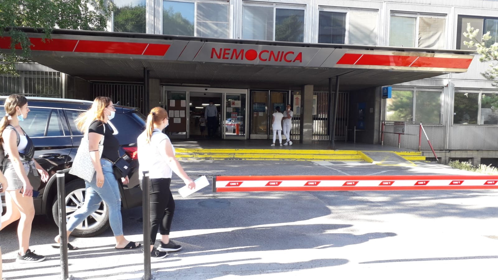 V Univerzitnej nemocnici Bratislava povolili návštevy | Bratislava ... V Univerzitnej nemocnici Bratislava povolili návštevy | Bratislava ...