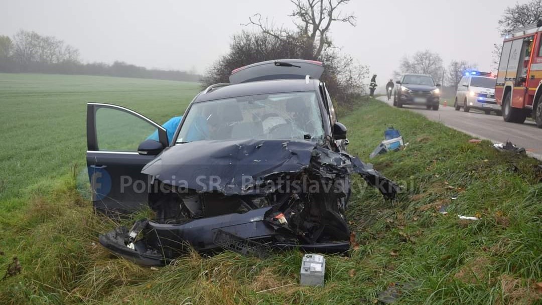 Nehoda: Vodička prešla do protismeru a čelne sa zrazila s protiidúcim ...