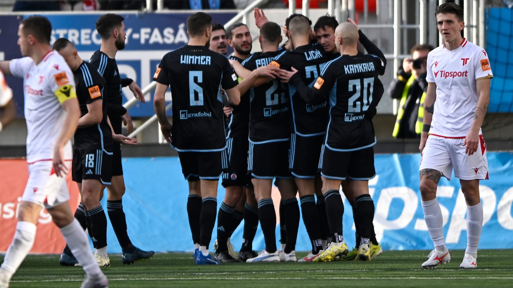 Futbal-NL: Slovan zvýšil náskok na 14 bodov, Žilina doma zakopla s ...