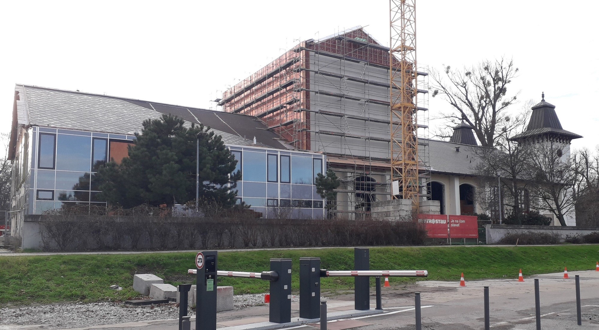 Divadlo Aréna má novú prístavbu s veľkými oknami: Bola tam aj v ...