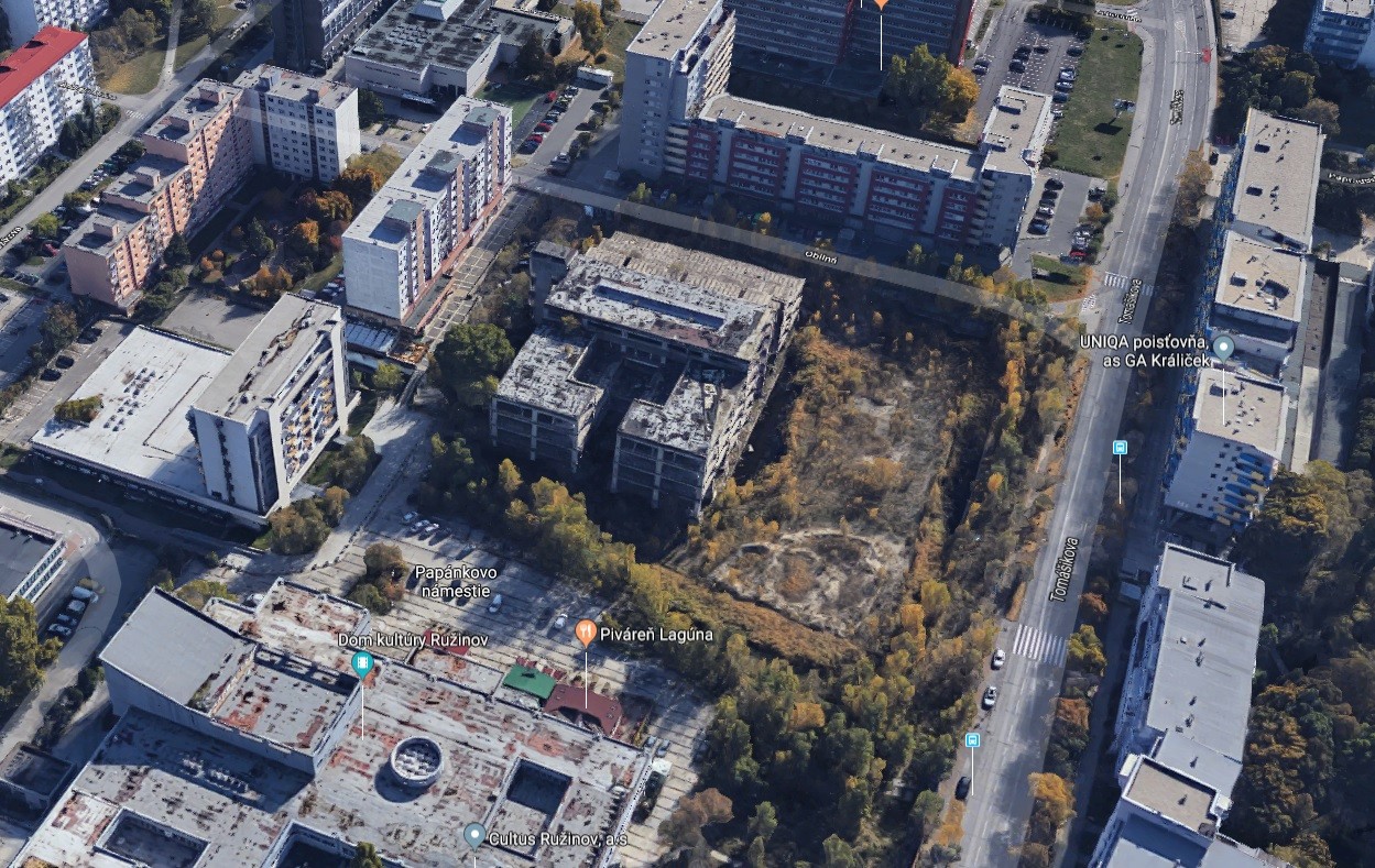 VIDEO: Útroby bývalého obchodného domu Ružinov dnes vyzerajú ako z ...