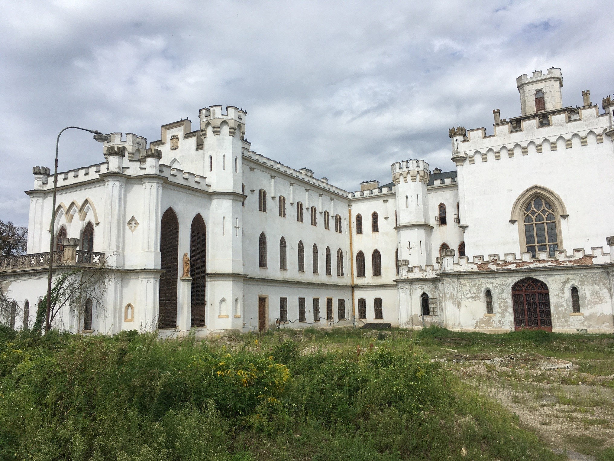 Prečo to tak dlho trvá? Obstarávanie rekonštrukcie kaštieľa v ...