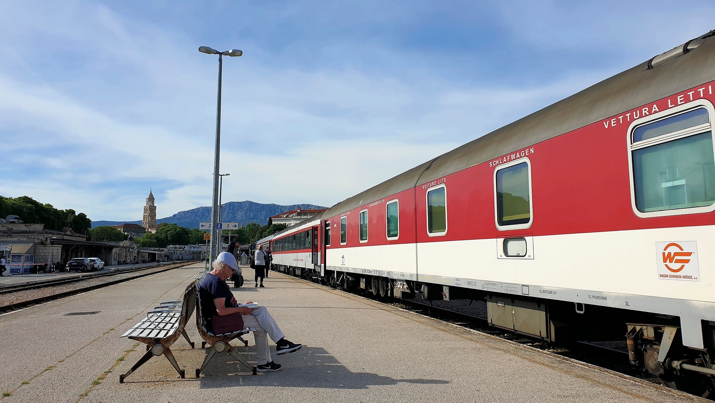Tip na leto: Z Bratislavy sa dostaneme vlakom pohodlne priamo až do chorvátskeho Splitu ...