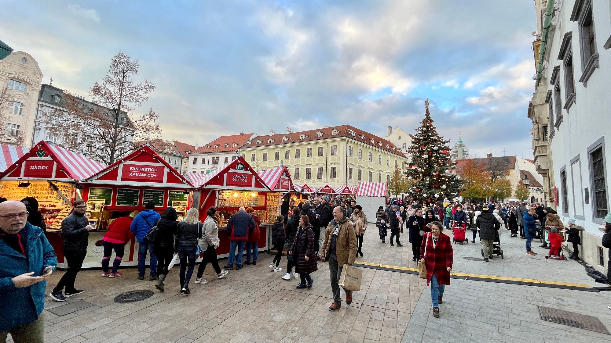 Hlavné mesto a Staré Mesto plánujú v budúcnosti spojiť vianočné trhy ...