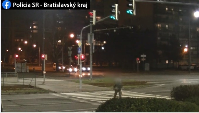Policajti si posvietili na chodcov, rozdávali im pokuty | Bratislavské noviny